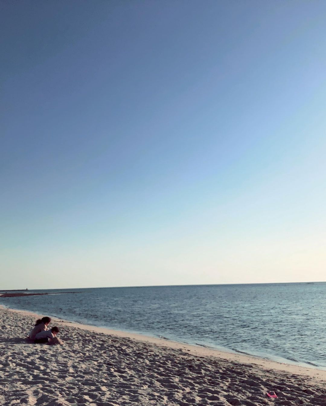 5 Insta-worthy Beaches for Picnics in Bahrain | Local Bahrain