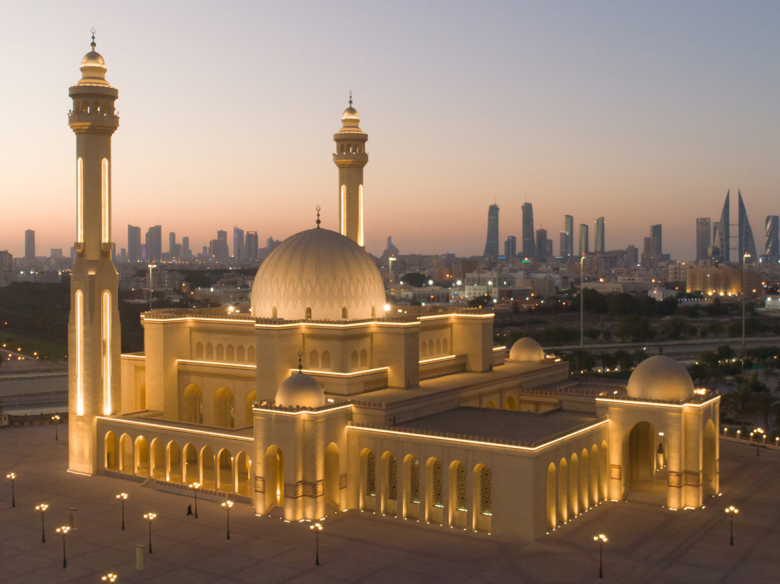 Take a Look at These Gorgeous Mosques in Bahrain to Soak in Some ...